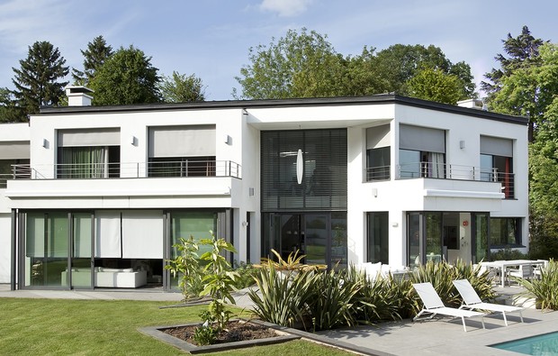 Motorise your external screens for greater privacy and shade! - Somfy